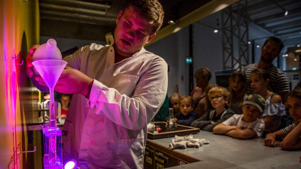 Experimentarium - Hele Danmarks science center - Forside